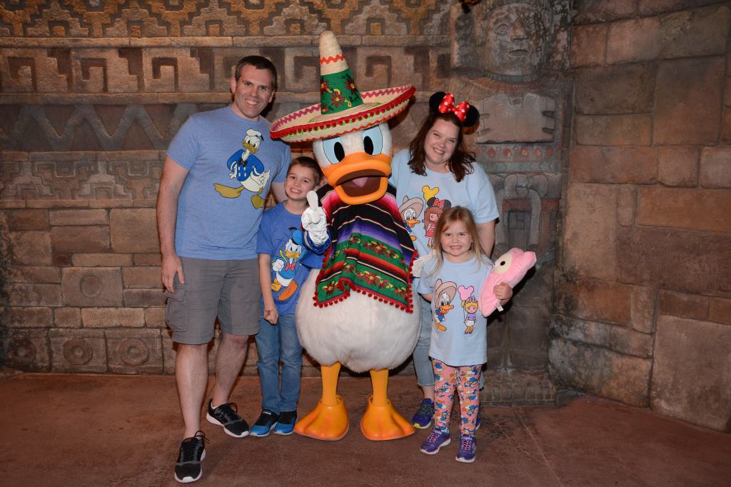 Lisa loves ALL things Disney – Let's talk Disney!!! It's one of my ...